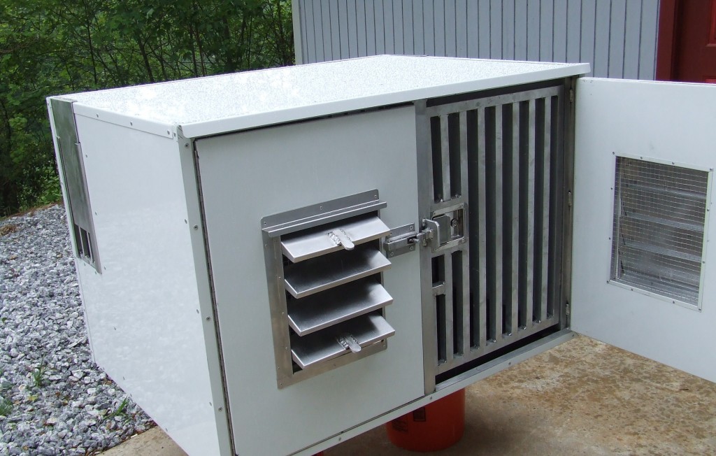 ALUMINUM DOG BOXES - Advanced Concession Trailers